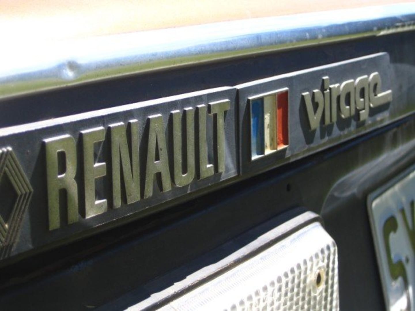 Article : Renault Virage : la dernière R12 australienne