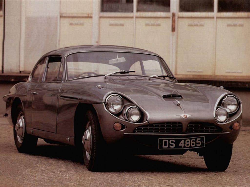 Jensen CV8 : elle a les yeux revolver