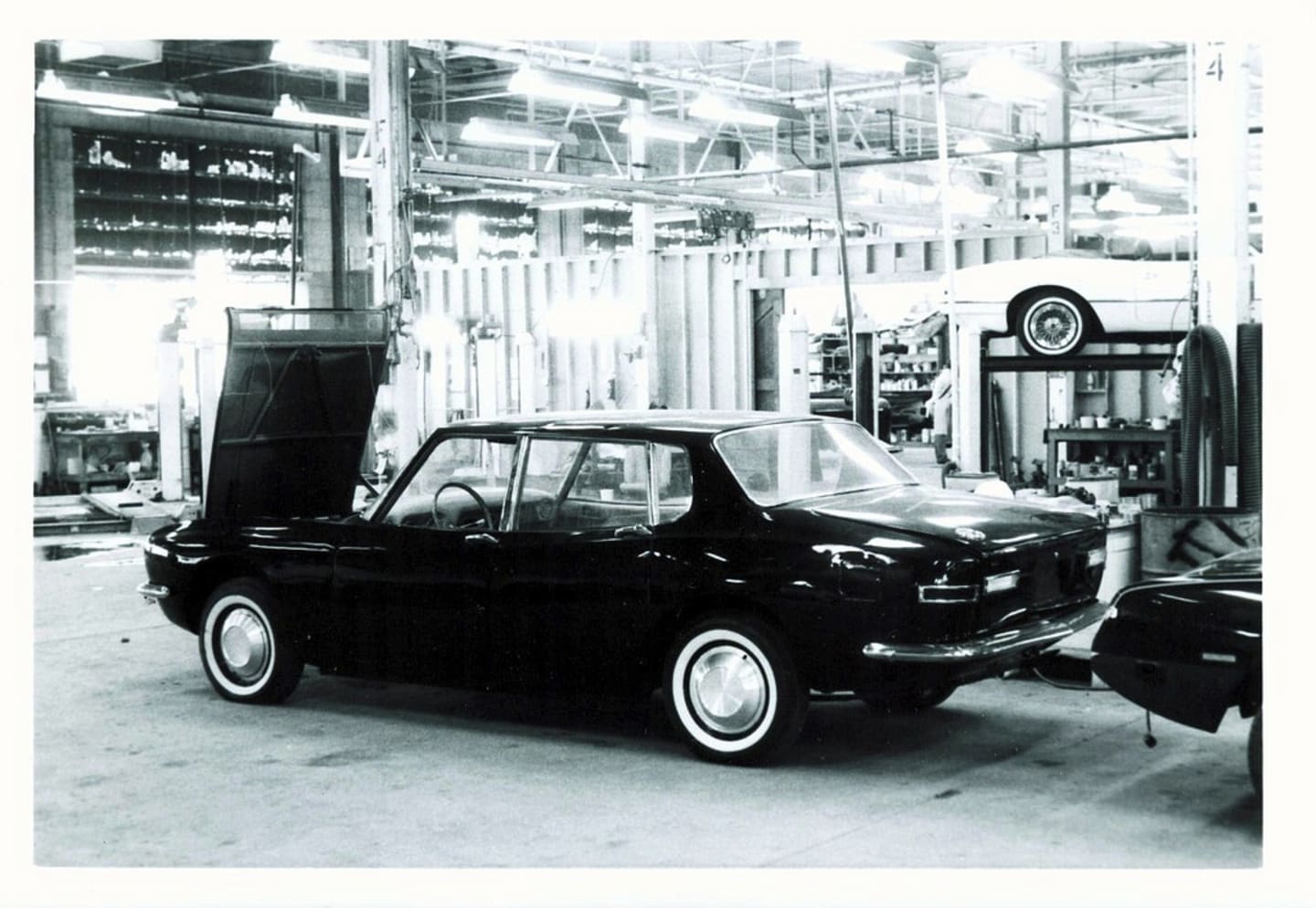 Article : Avanti 4 Door Sedan : fin de lignée