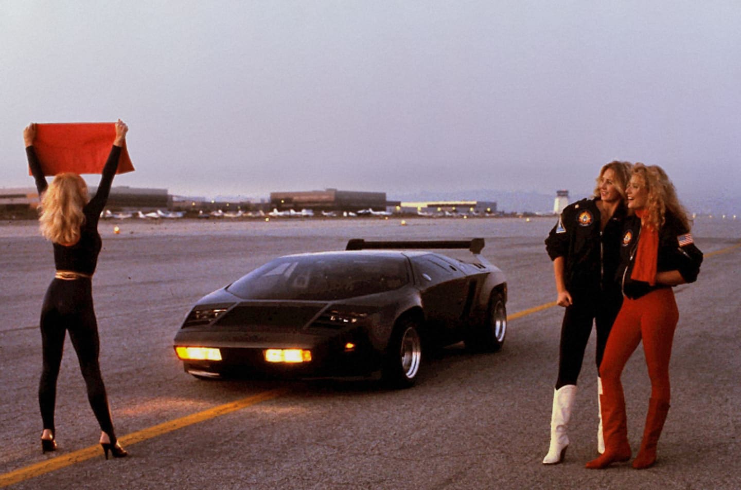 Article : Vector W8 Twinturbo : la démesure américaine