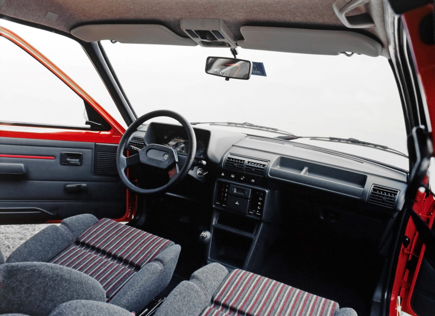 Article : Peugeot 205 XS : une gamme en dessous