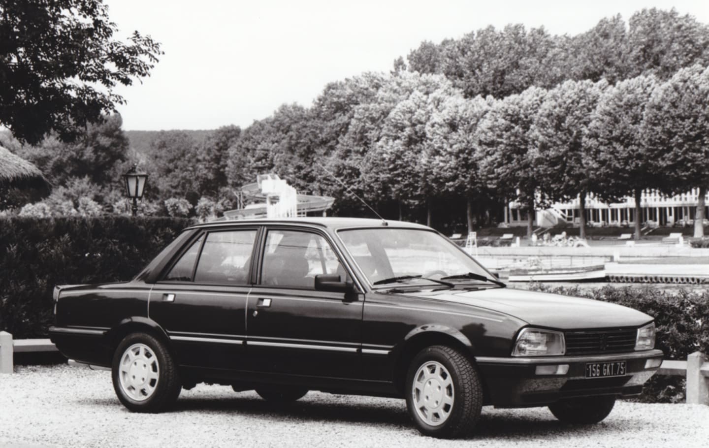 Article : Peugeot 505 V6 : berline pour initiés