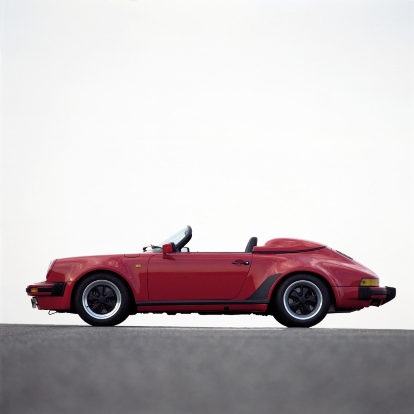 Article : Porsche 911 (Type G) 3.2 Speedster : le retour du double bossage
